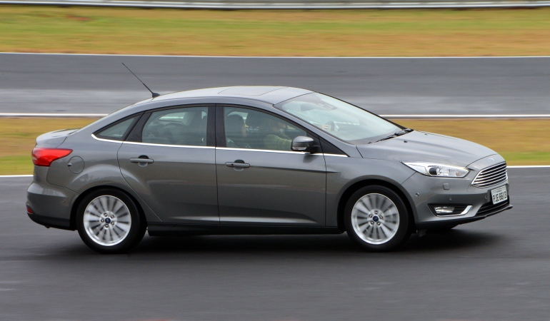 Focus Sedan 2016 chega renovado até no nome